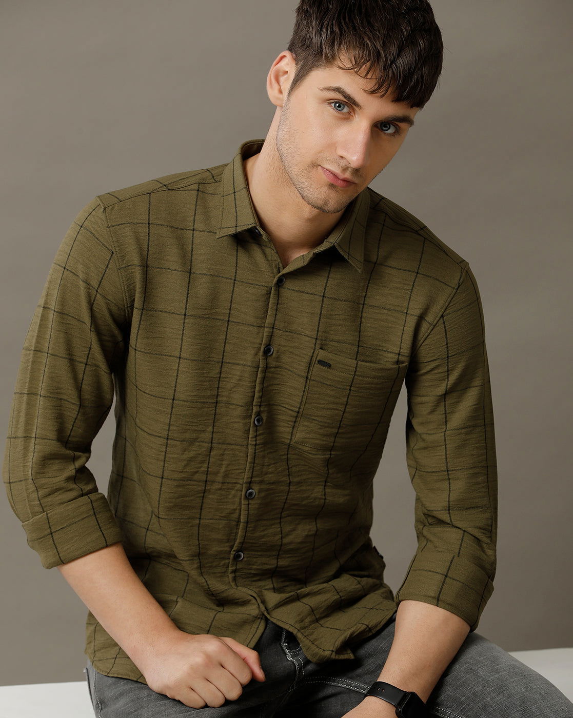 IDENTITI Men Slim Fit Regular Collar Checks Shirt In Olive Green.